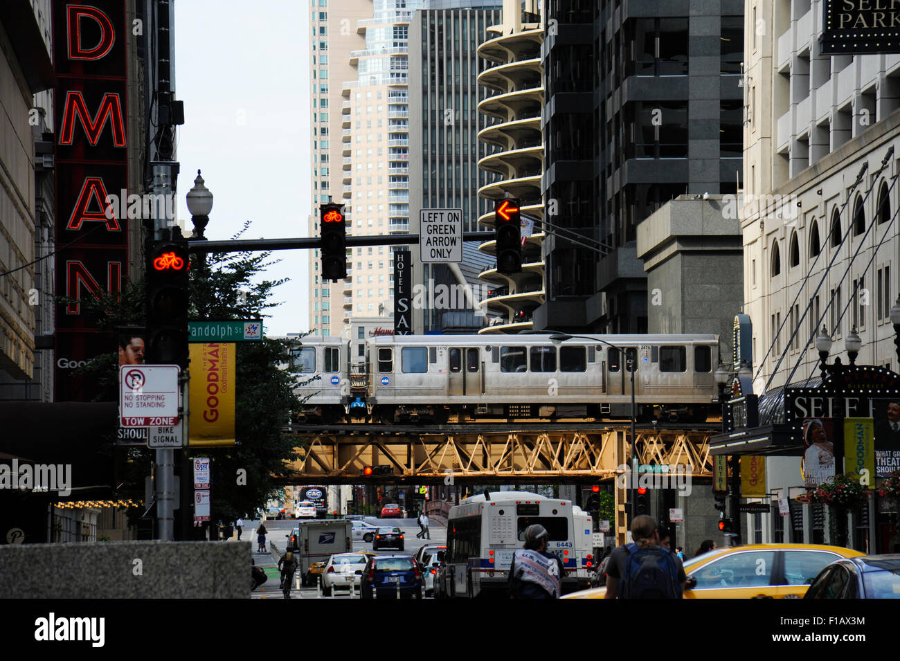 The CTA "El Train" elevated subway train traveling down Wabash Avenue ...