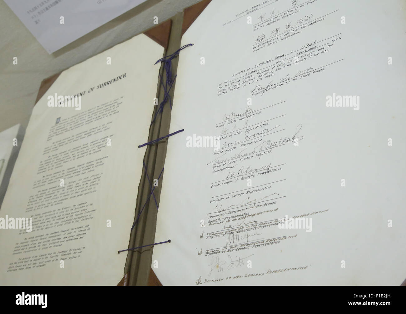 Japanese instrument of surrender hi-res stock photography and images ...