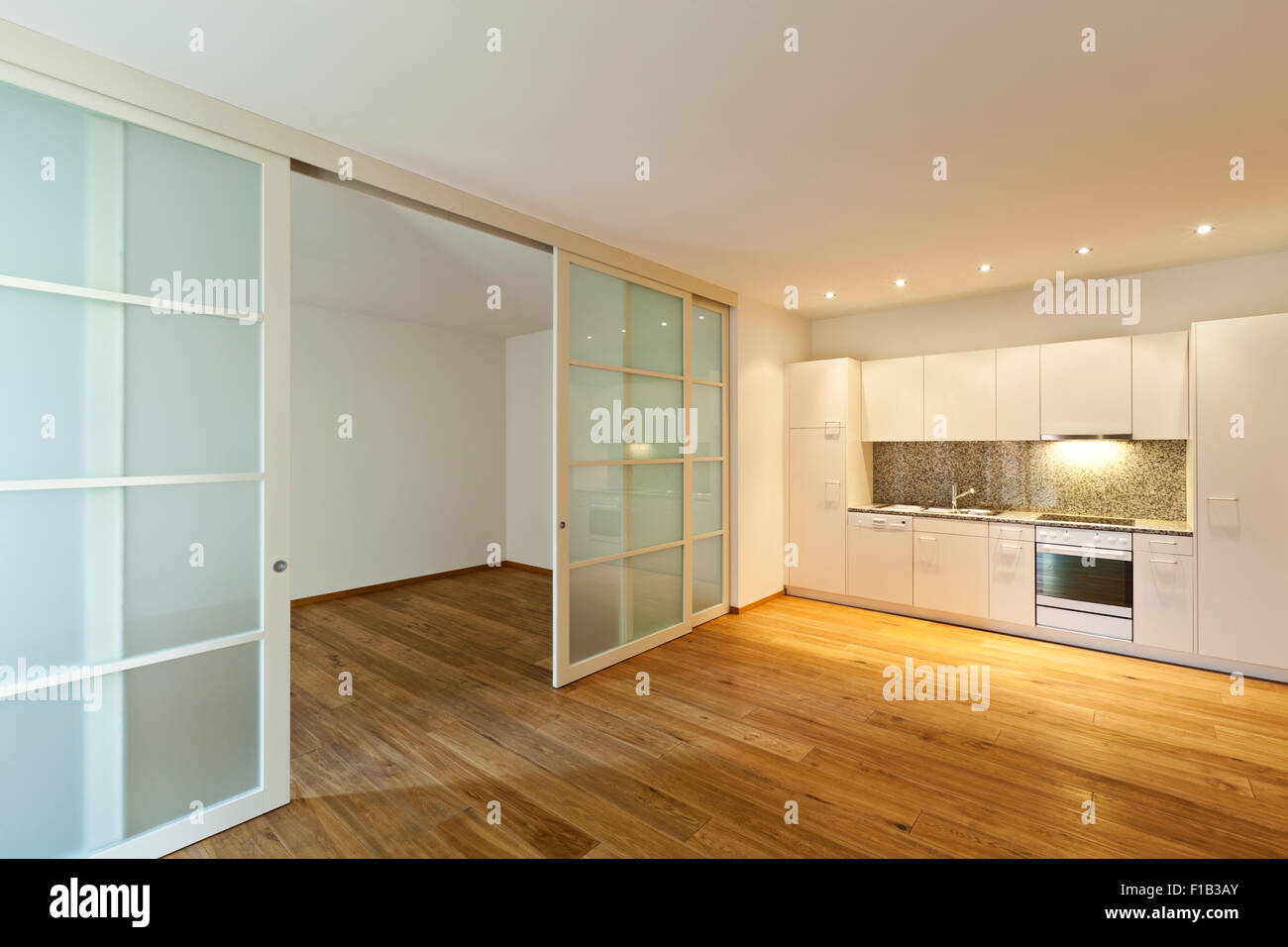 Empty kitchen hi-res stock photography and images - Alamy