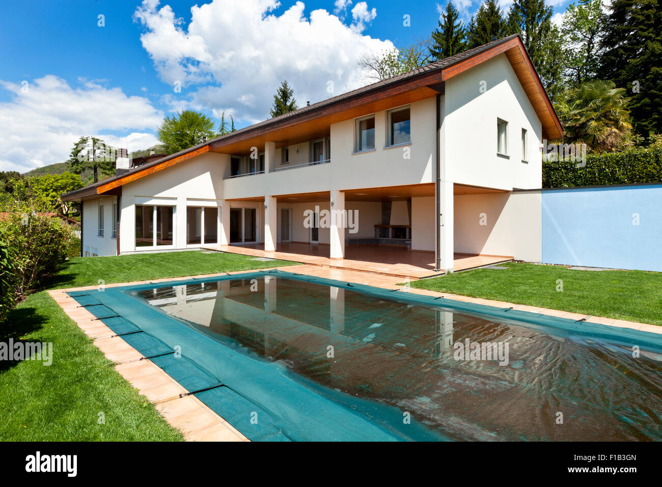 beautiful country house with swimming pool, outdoor Stock Photo - Alamy