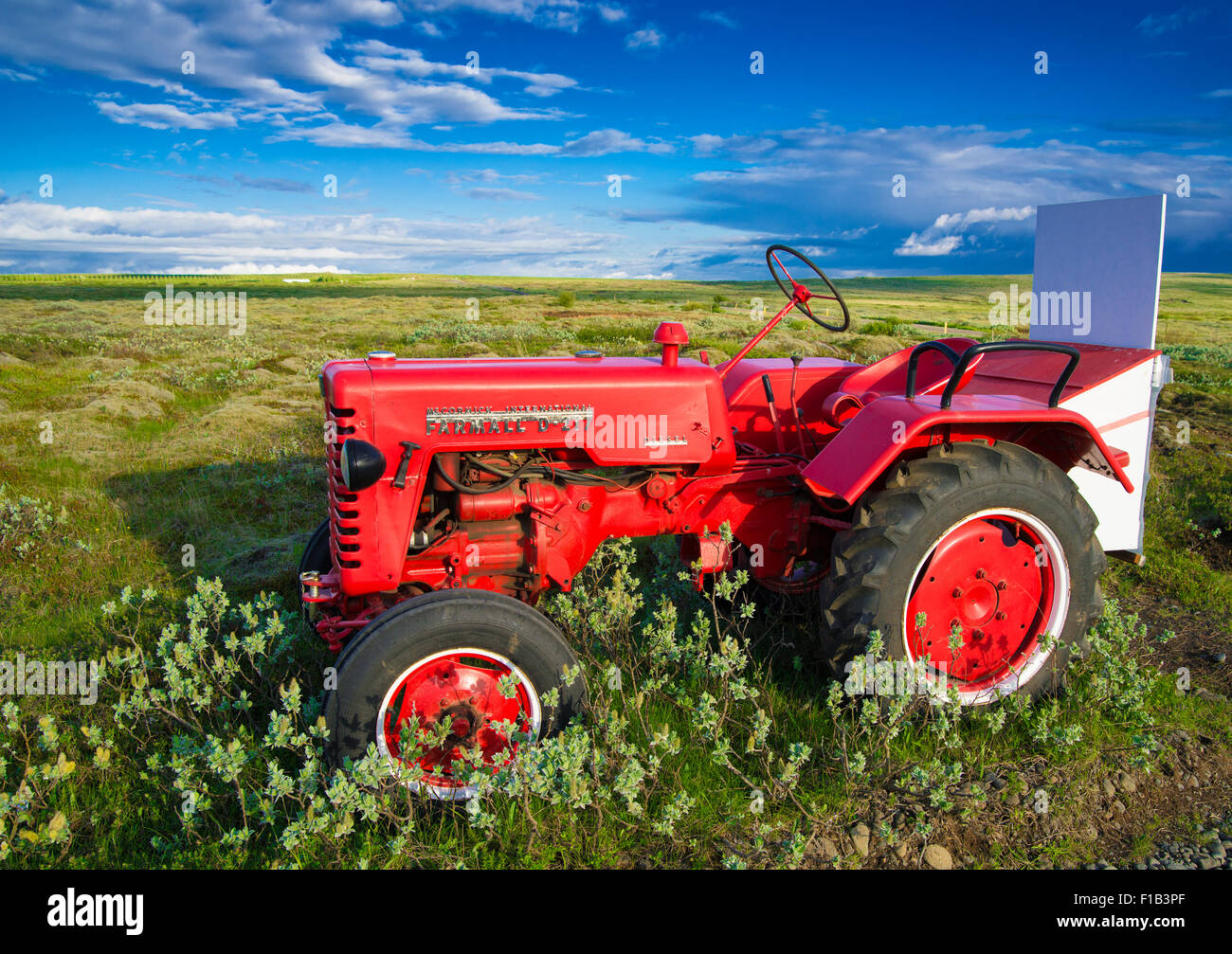 Vintage tractor hi-res stock photography and images - Alamy