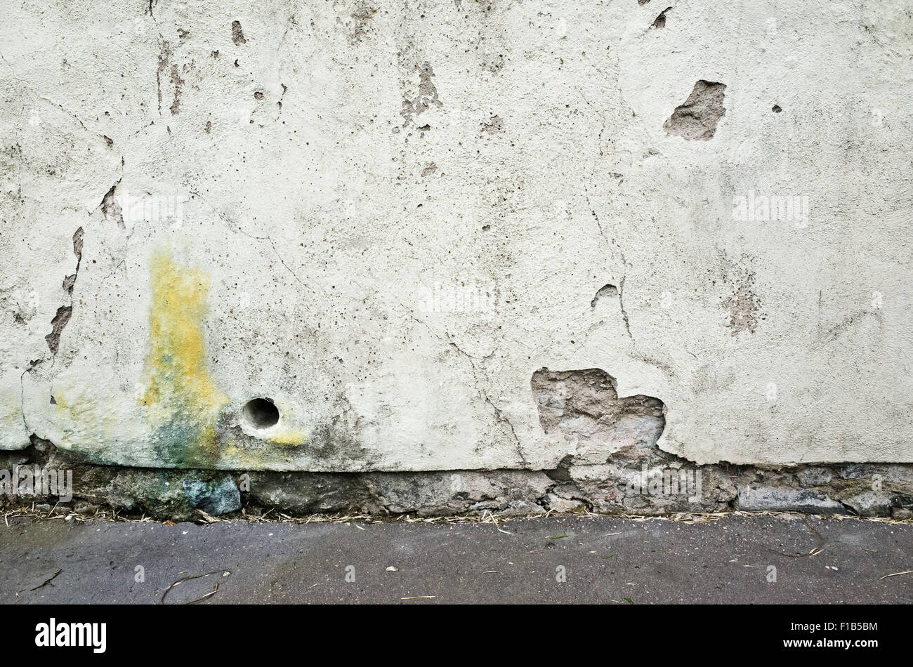 Damaged wall hi-res stock photography and images - Alamy