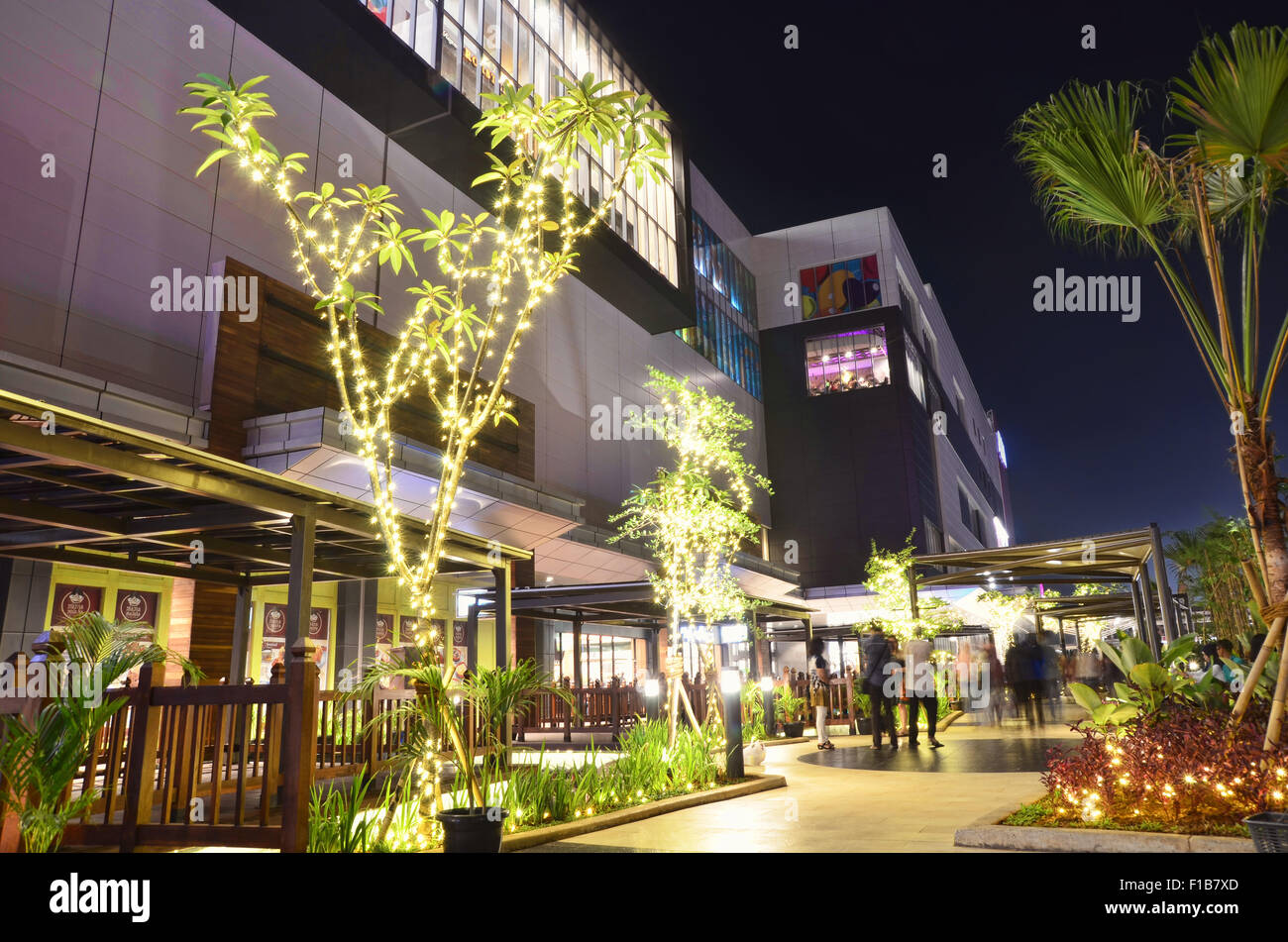 Pedestrian park in a mall Stock Photo - Alamy