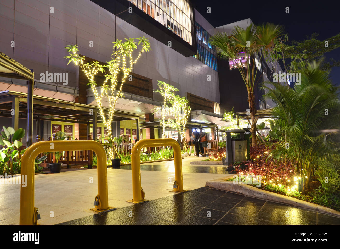 Pedestrian park in a mall Stock Photo - Alamy