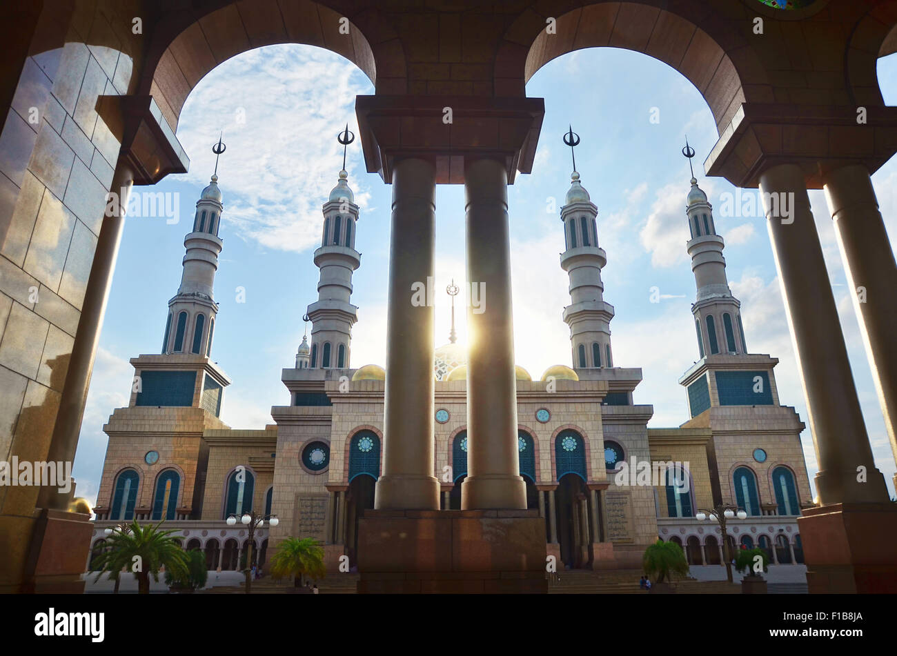 Samarinda mosque hi-res stock photography and images - Alamy