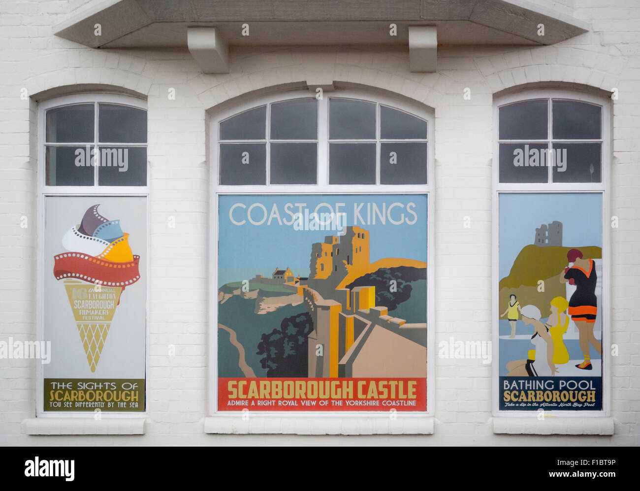 Advertising signs hi-res stock photography and images - Alamy