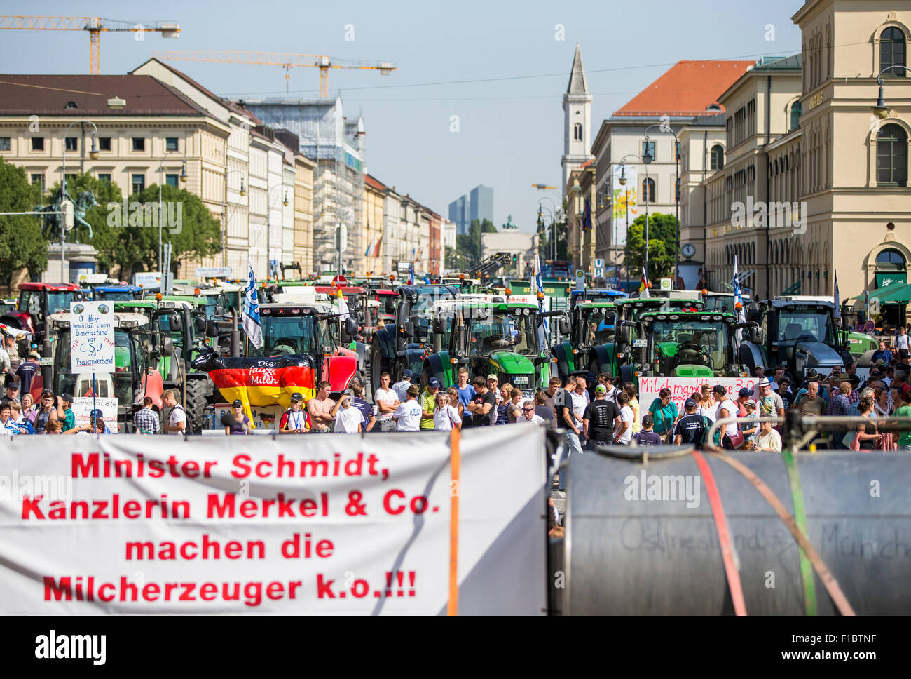 Tractors stand in Ludwigsstrasse while hundreds of farmers protest ...