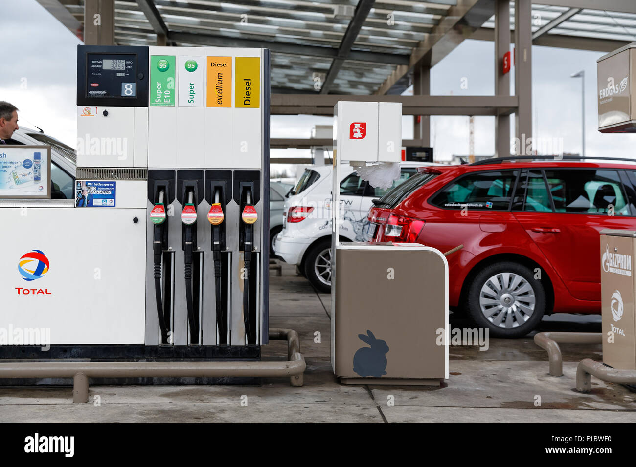 Total petrol station hi-res stock photography and images - Alamy