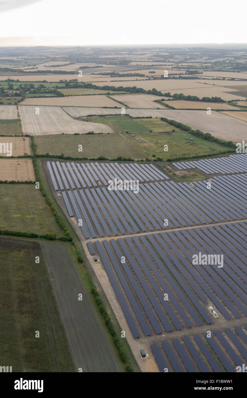 Solar farms uk hi-res stock photography and images - Alamy