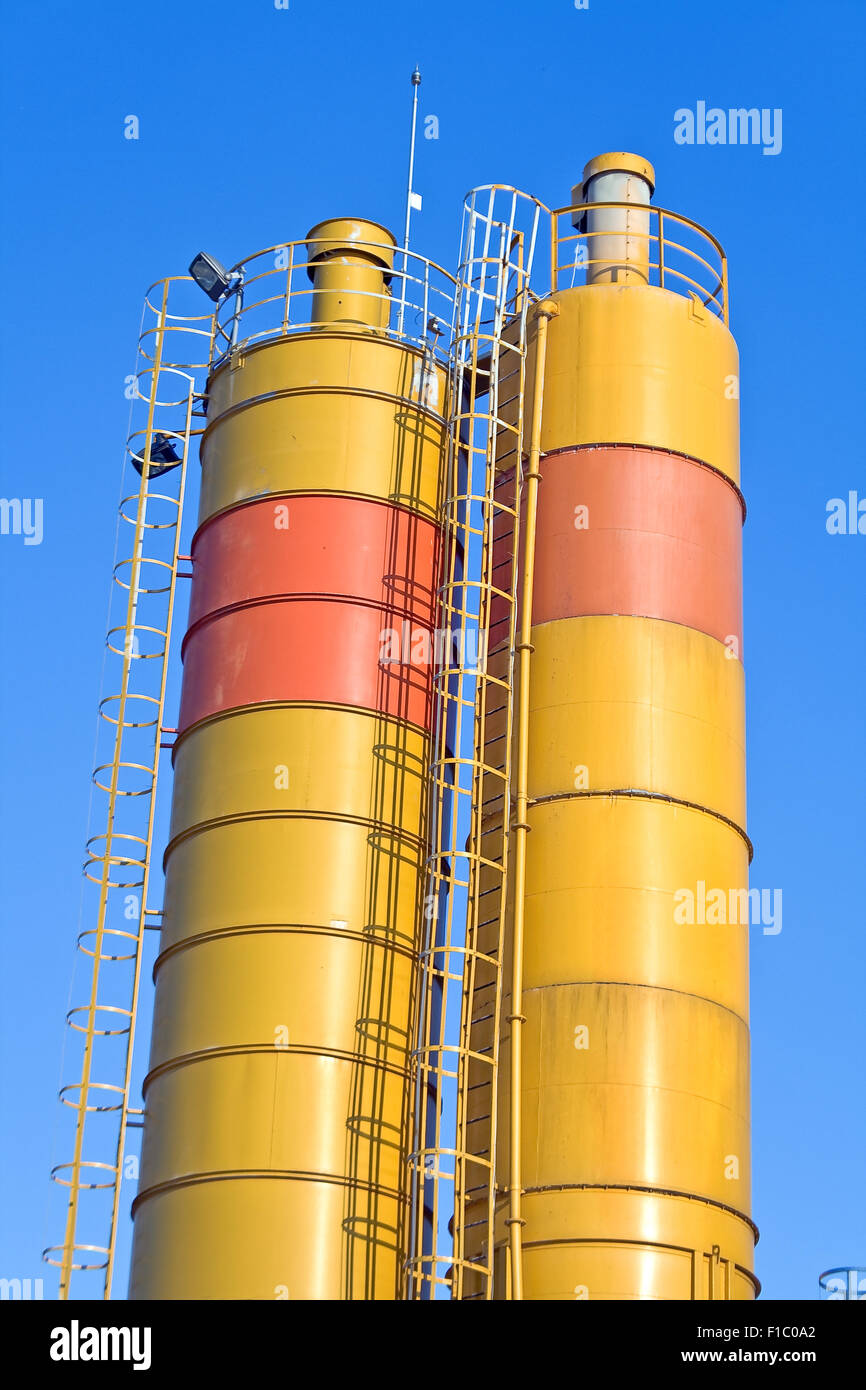 Concrete tower silos hi-res stock photography and images - Alamy