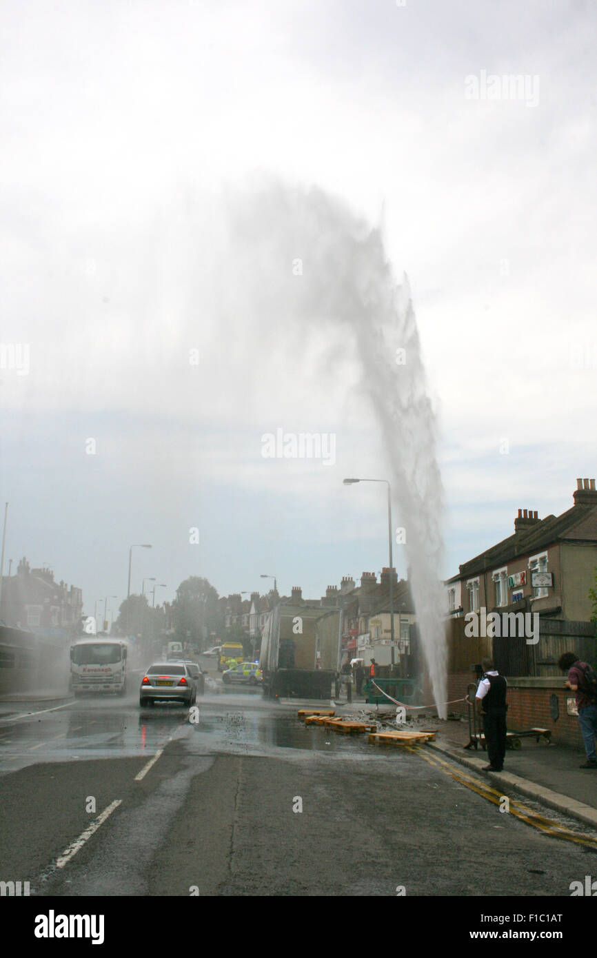 A burst water main sends water 5 stories high in Mitcham Lane, Tooting ...