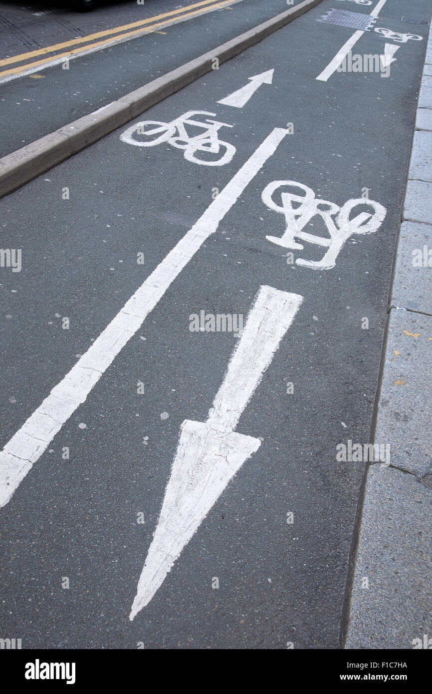 Cycle Lane in Urban Setting Stock Photo - Alamy