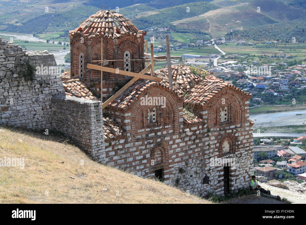 Kisha e Shen Triadhes Byzantine church of Holy Trinity, Berati Castle ...