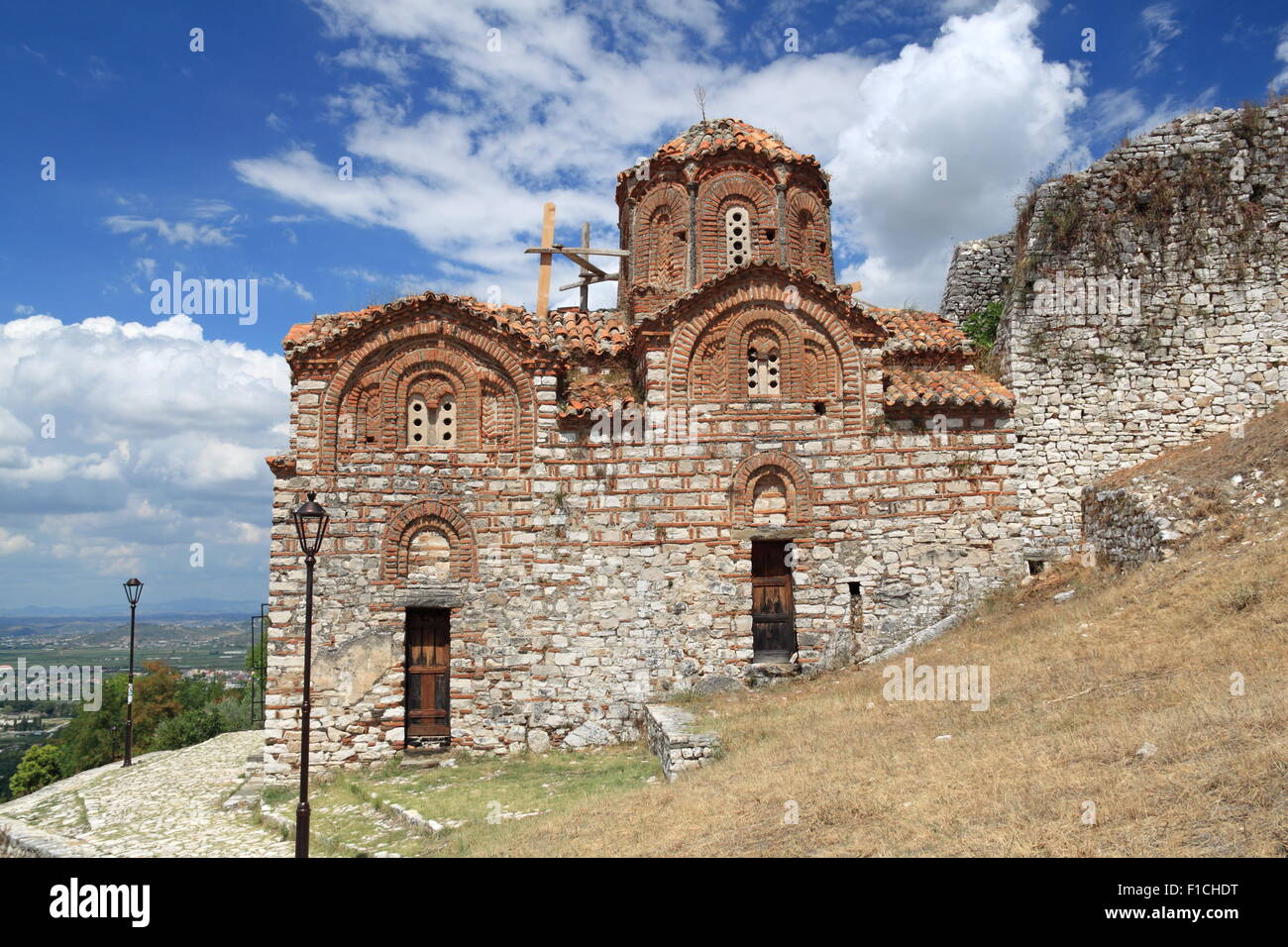 Kisha e Shen Triadhes Byzantine church of Holy Trinity, Berati Castle ...