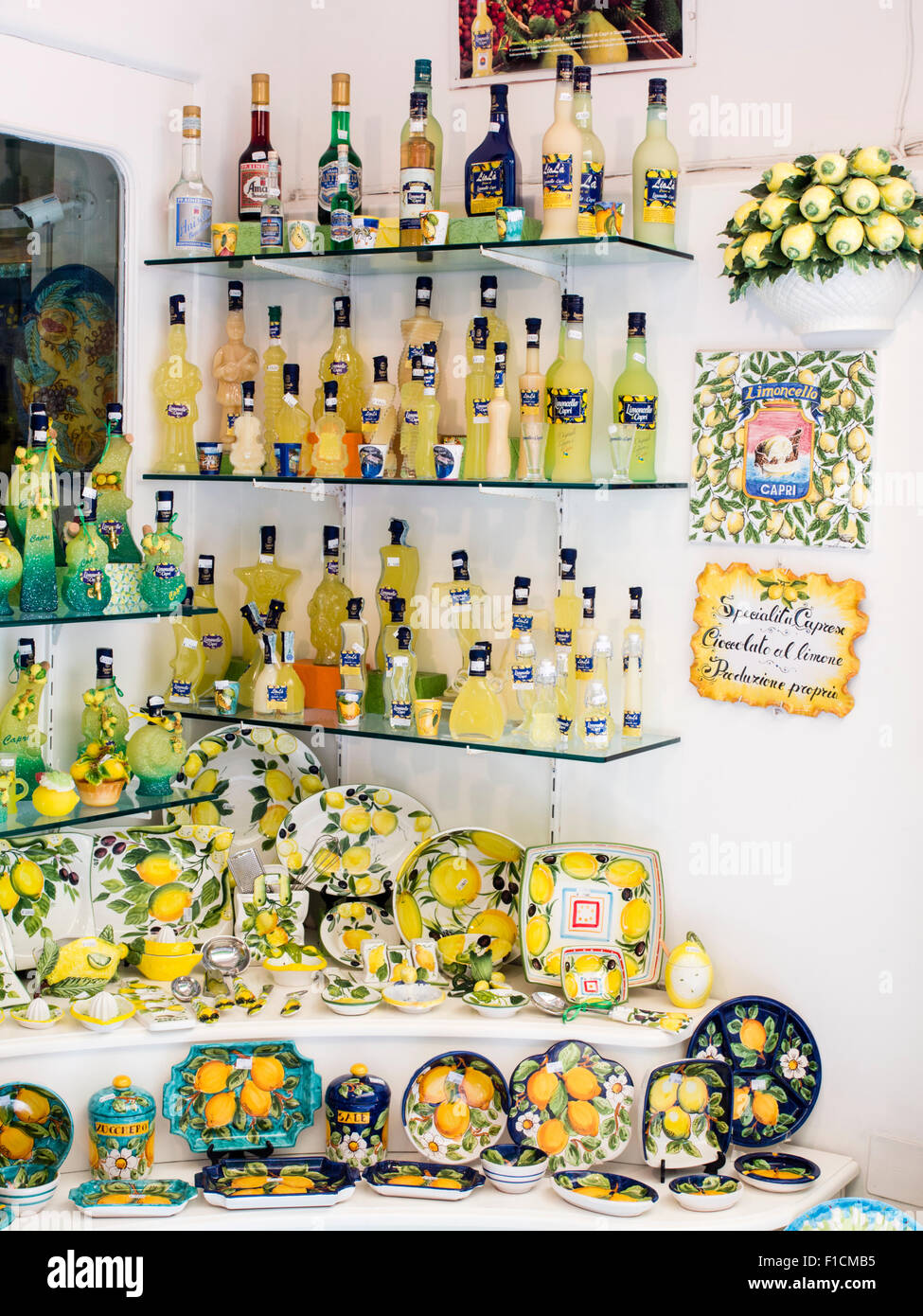 Lemons on sale in italy hi-res stock photography and images - Alamy