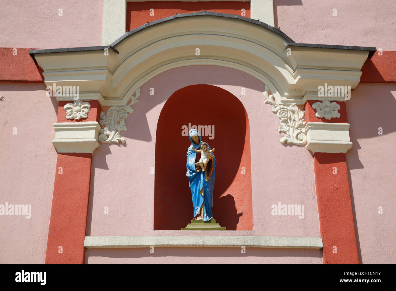 Gable statue at market square (Rynek), Ladek Zdroj (Bad Landeck), Lower ...