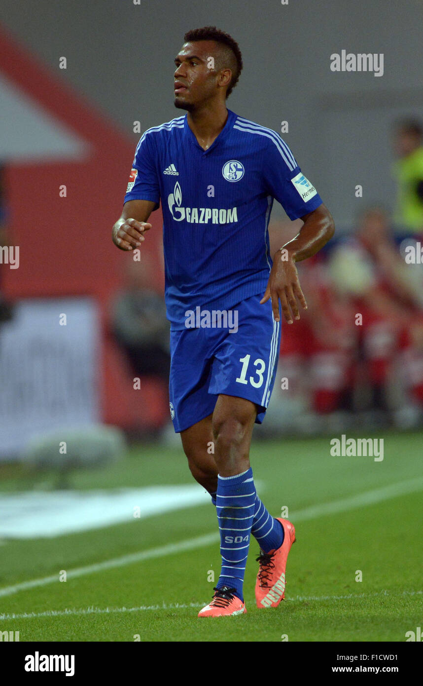 Schalke's Eric-Maxim Choupo-Motin in action during the German ...