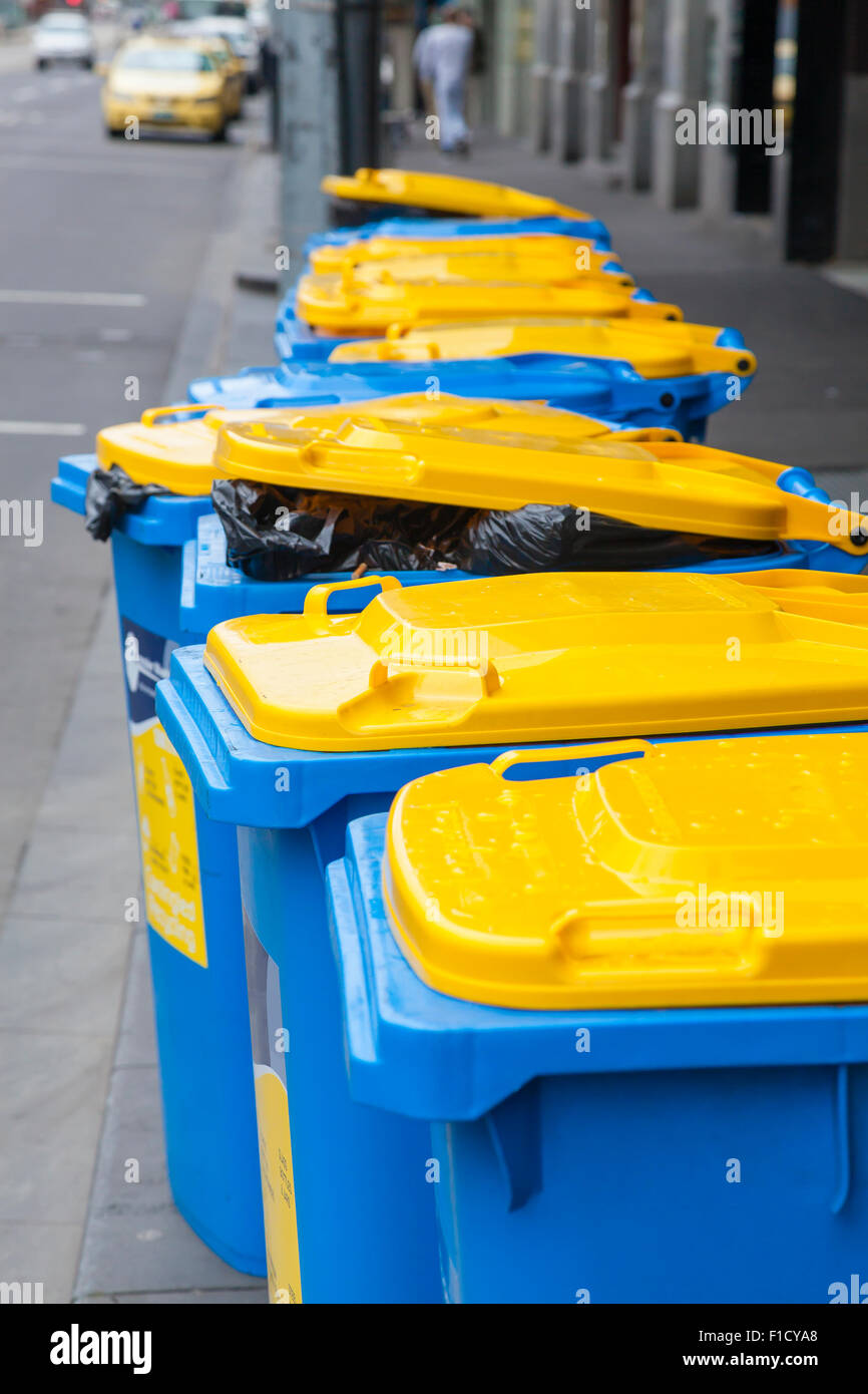 Yellow recycling bin australia hi-res stock photography and images - Alamy