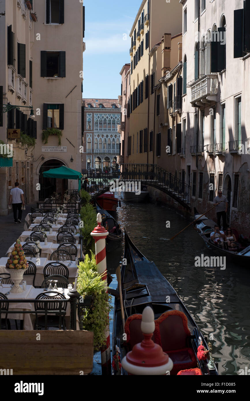 Venice restaurant water canal hi-res stock photography and images - Alamy