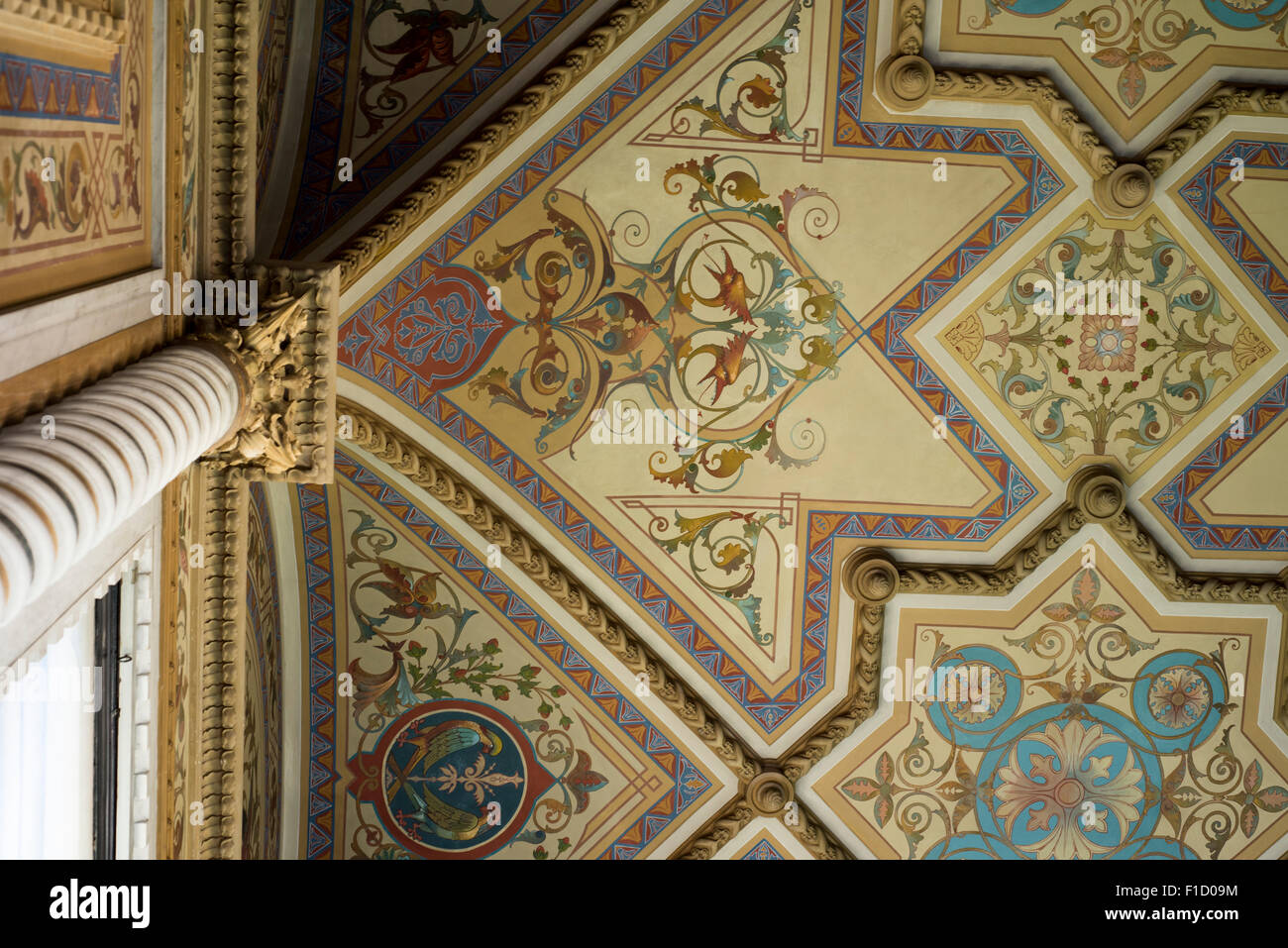 Decorated ceiling hi-res stock photography and images - Alamy