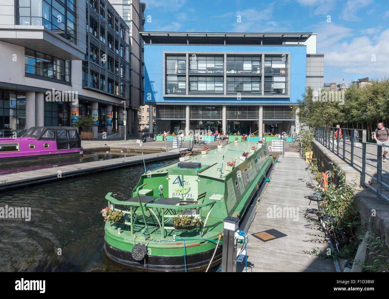Canal boats lochrin basin edinburgh hi-res stock photography and images ...
