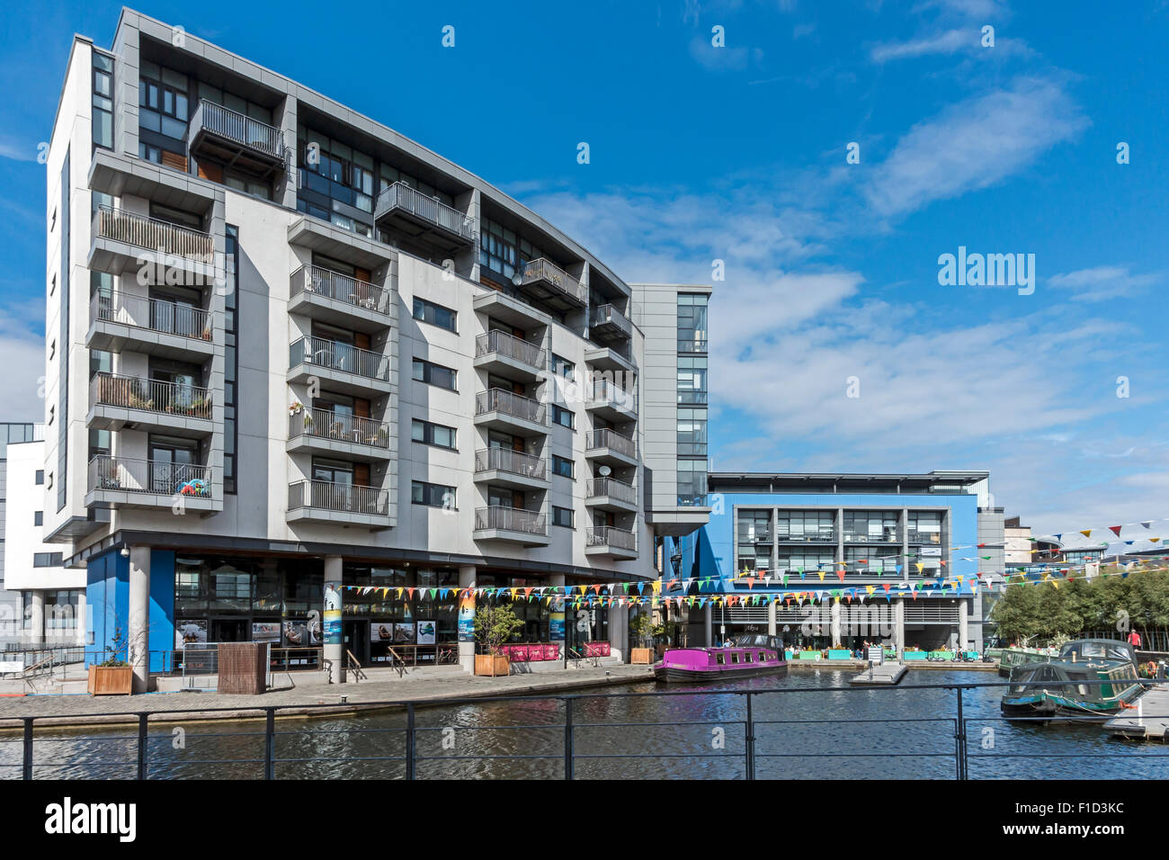 The Edinburgh basin of the Union Canal at Fountainbridge in central ...