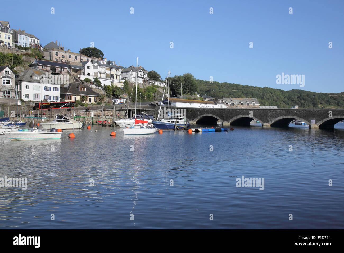 looe river and harbour on the south cornwall coast Stock Photo - Alamy
