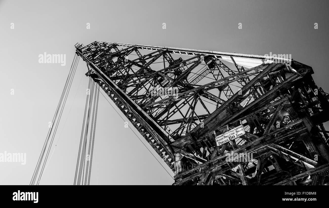 An ancient crane named "Ursus" in the port of trieste Stock Photo - Alamy