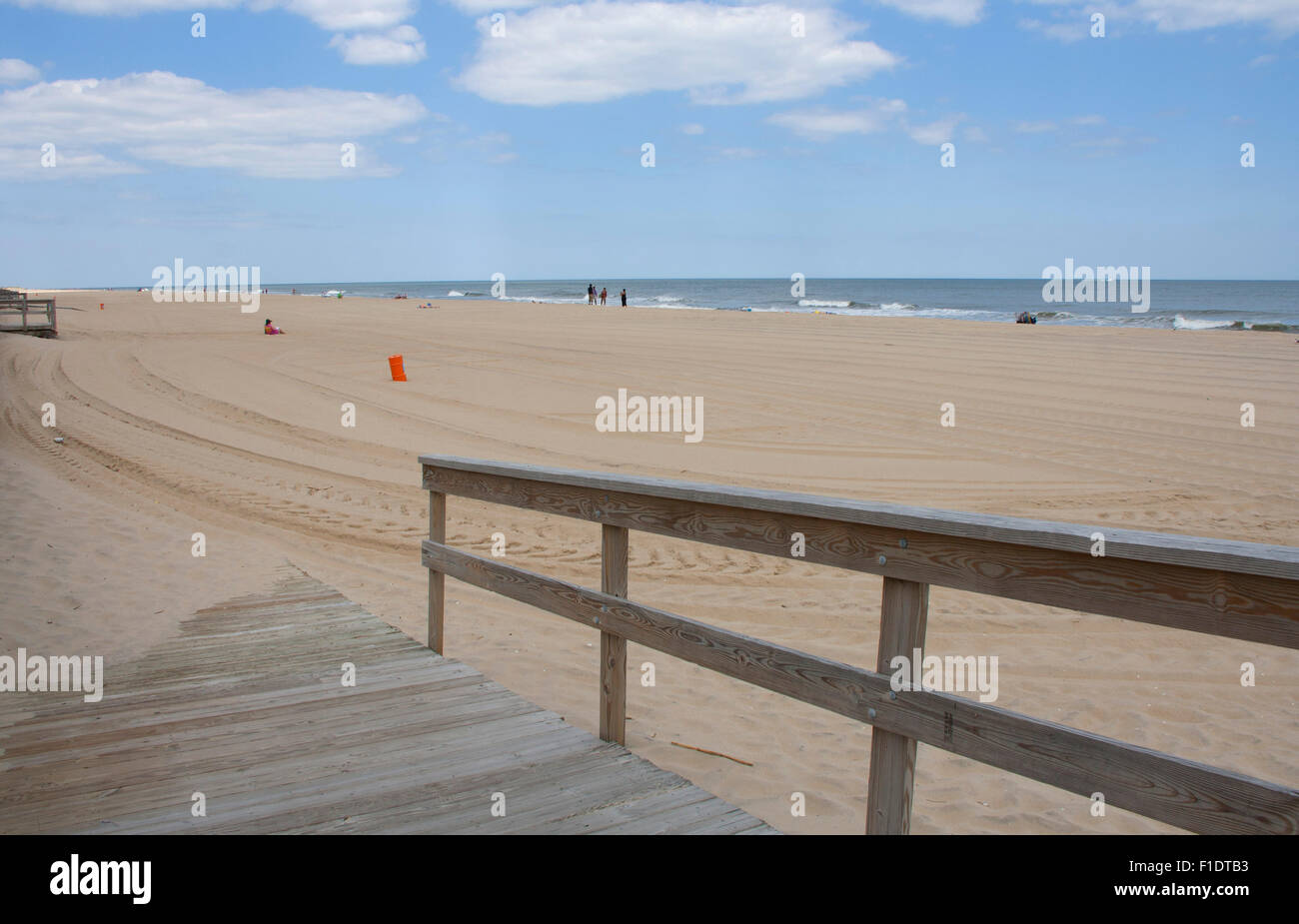 Wooden ramp hi-res stock photography and images - Alamy
