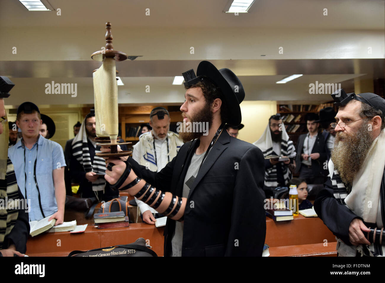 Crown lift hi-res stock photography and images - Alamy