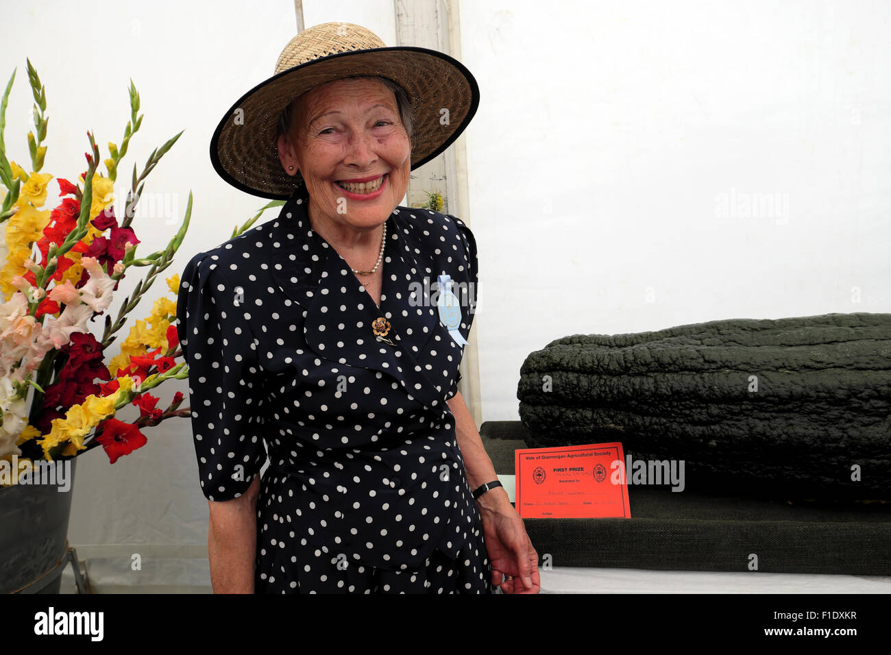 Smiling Gill Clay standing next to first prize winning marrow at the ...