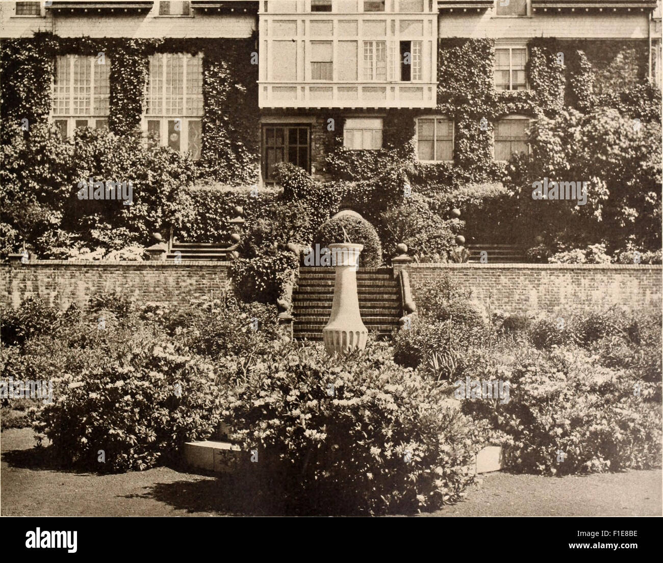 American homes and gardens (1905 Stock Photo - Alamy