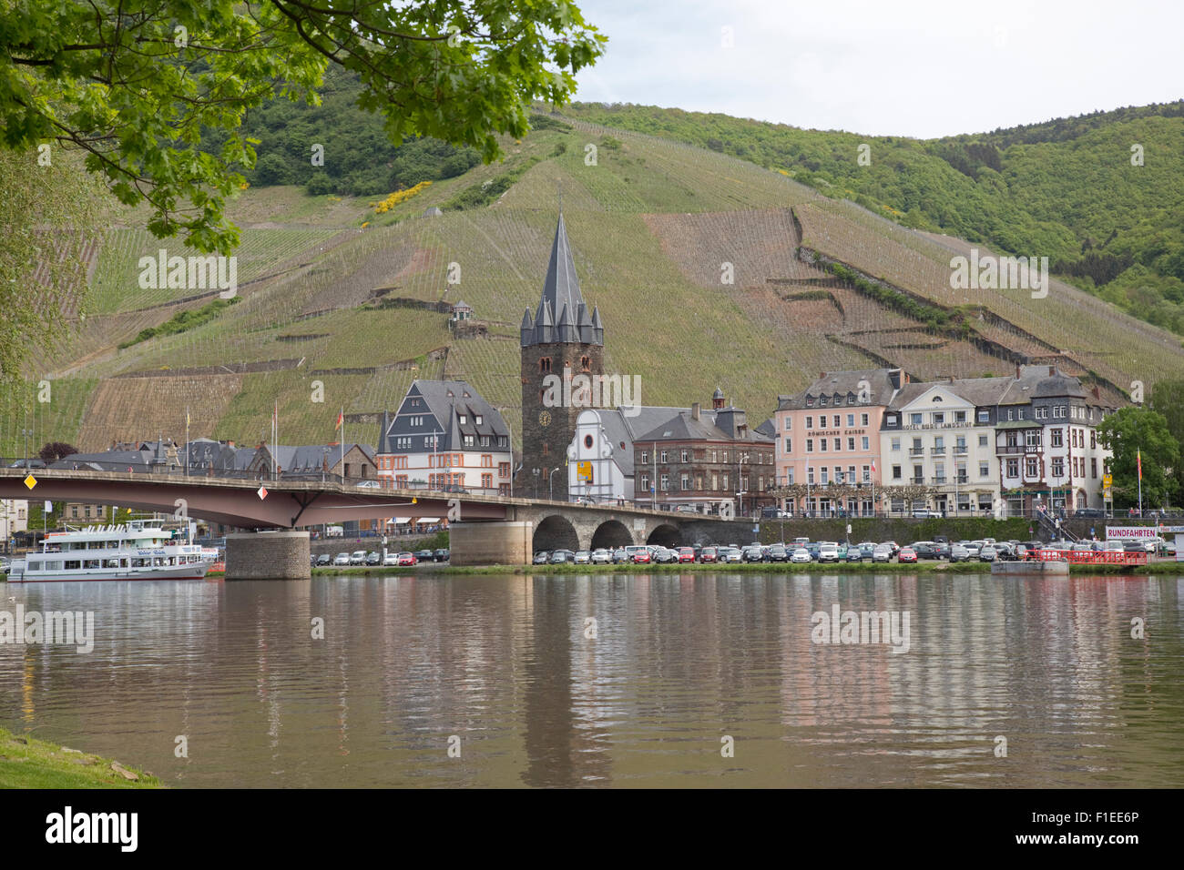 Town of Urzig alongside Mosel River Germany Stock Photo - Alamy
