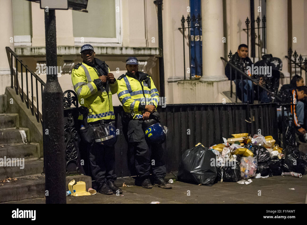 London riot clean up hi-res stock photography and images - Alamy