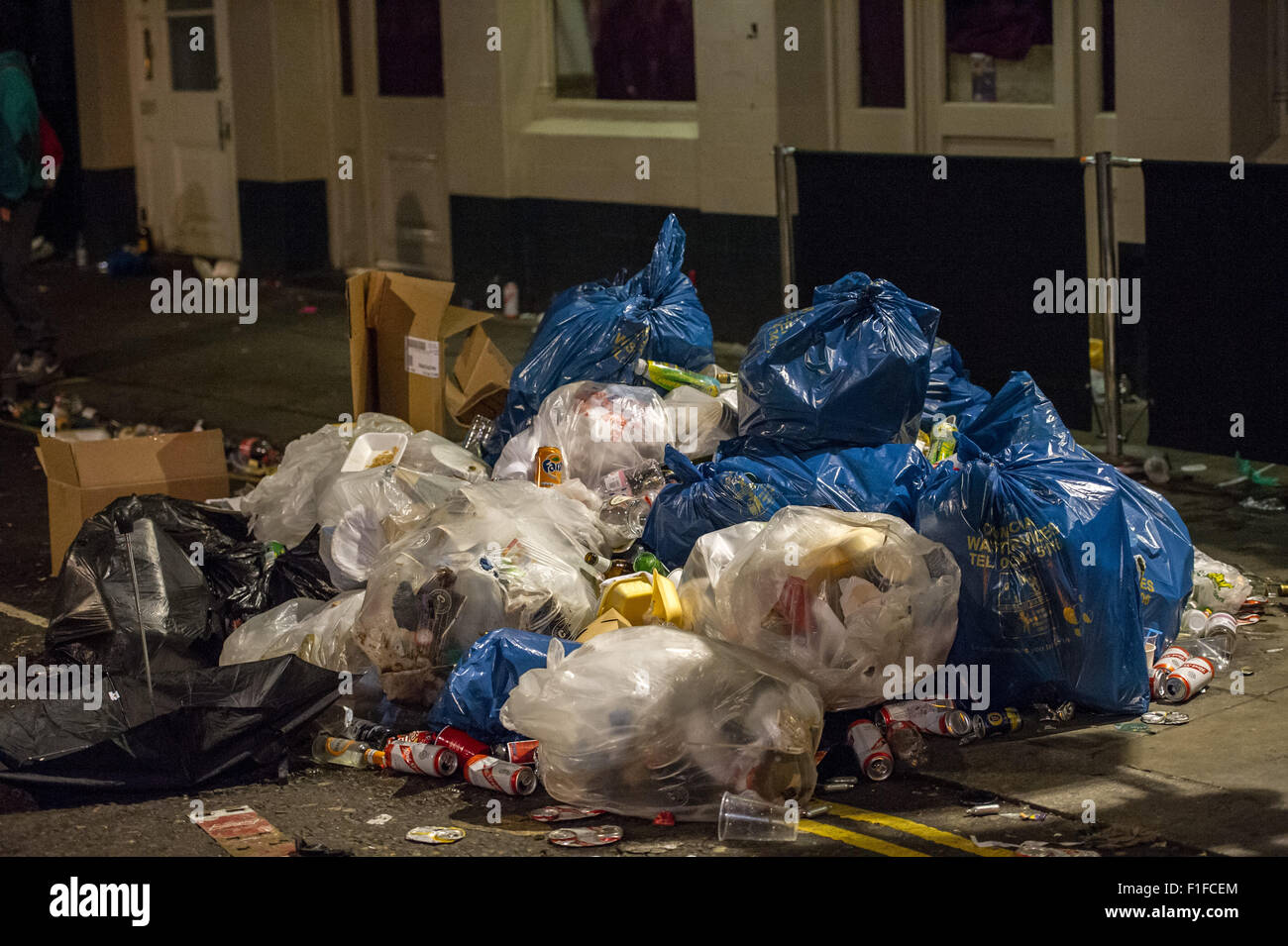 Litter street caribbean hi-res stock photography and images - Alamy