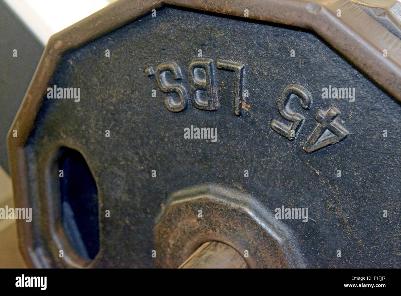 Iron plates weight training machine hi-res stock photography and images ...