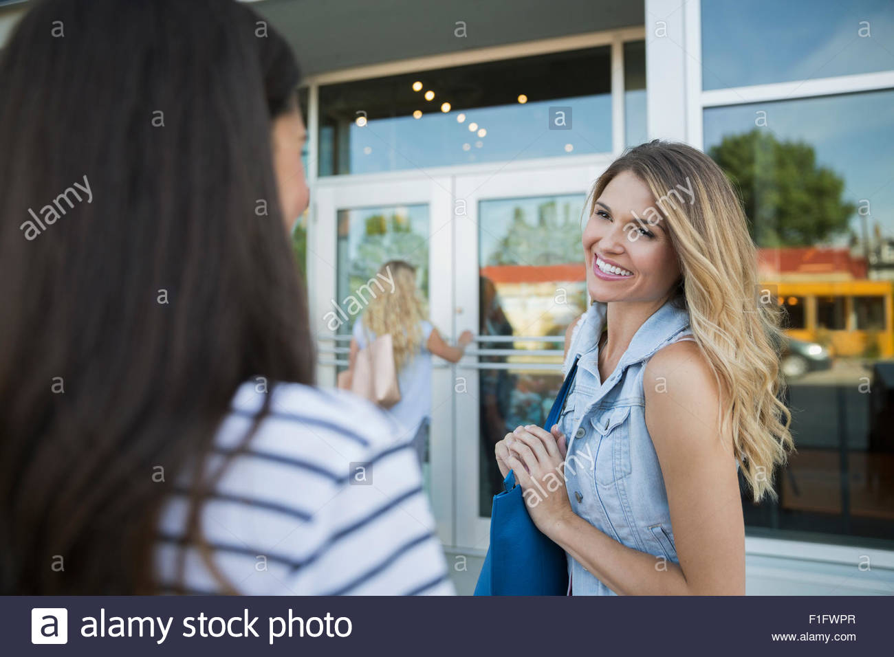 Talking outside hi-res stock photography and images - Alamy