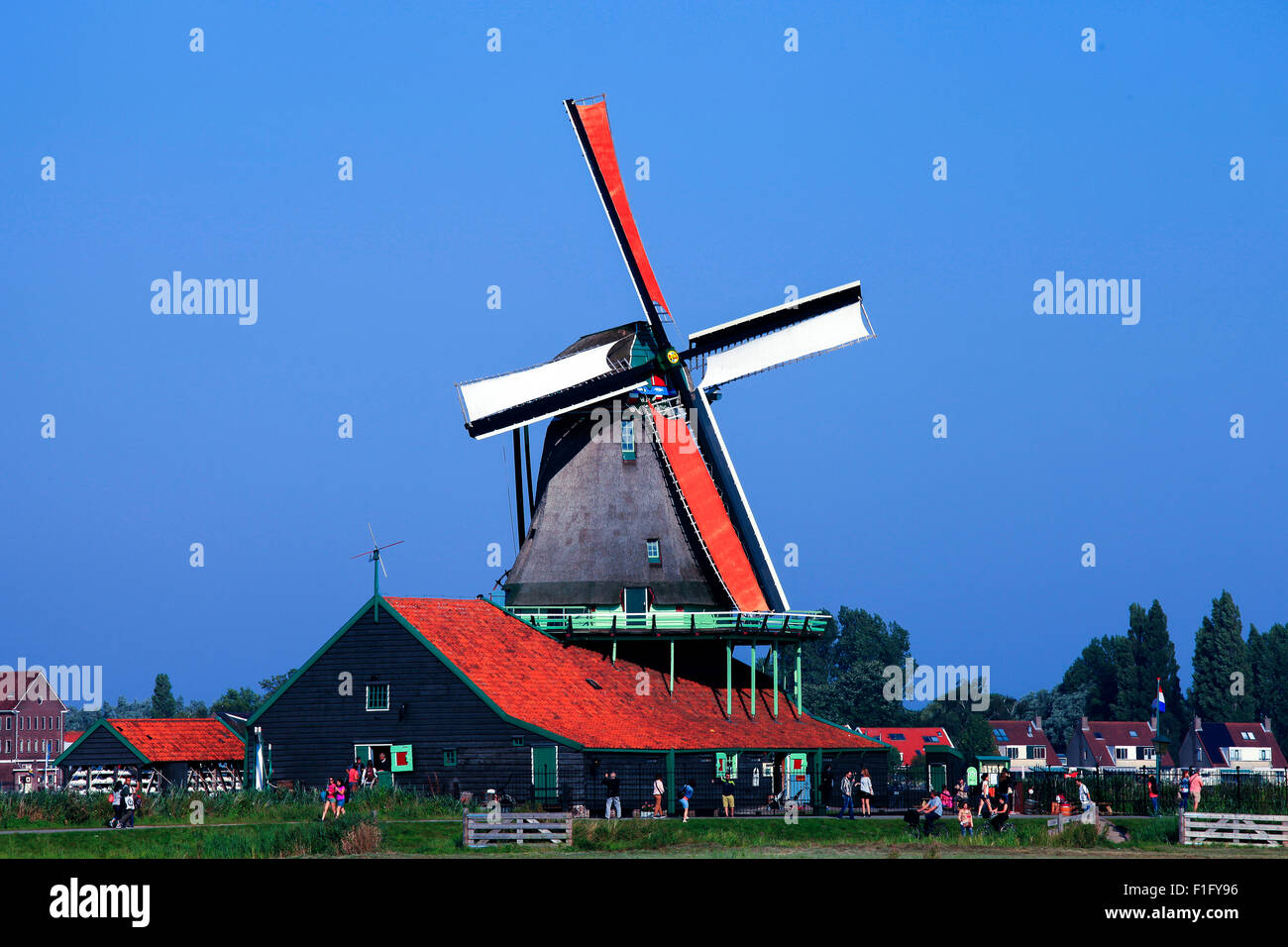 Classic Dutch windmill at Zaanse Schans Stock Photo - Alamy