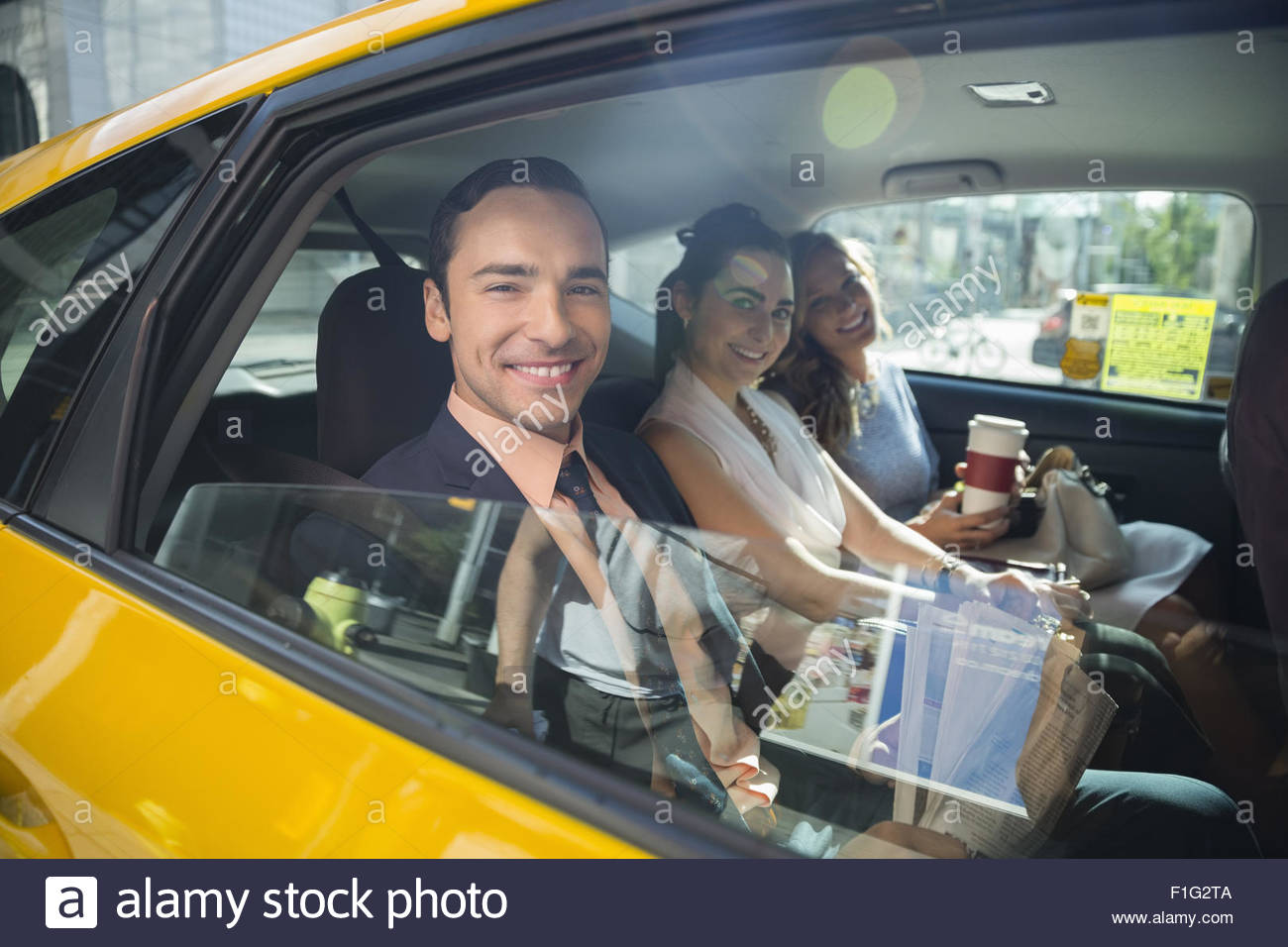 Row of people smiling hi-res stock photography and images - Alamy