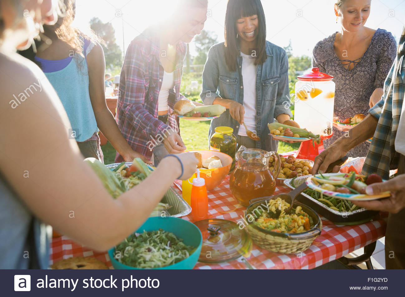 Asian african table girls hi-res stock photography and images - Alamy