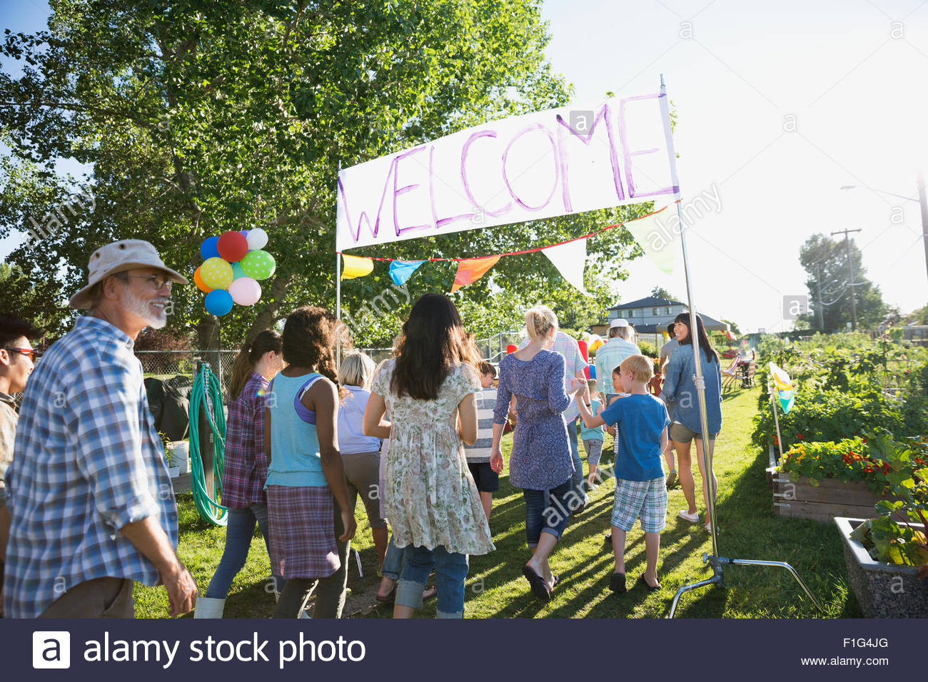Neighborhood park hi-res stock photography and images - Alamy