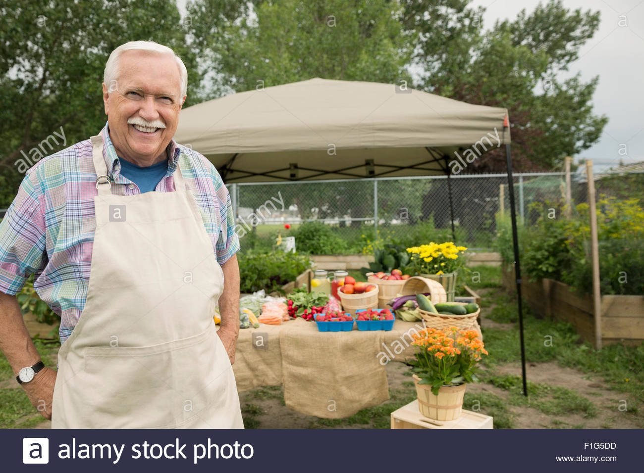 Farmer stall hi-res stock photography and images - Alamy