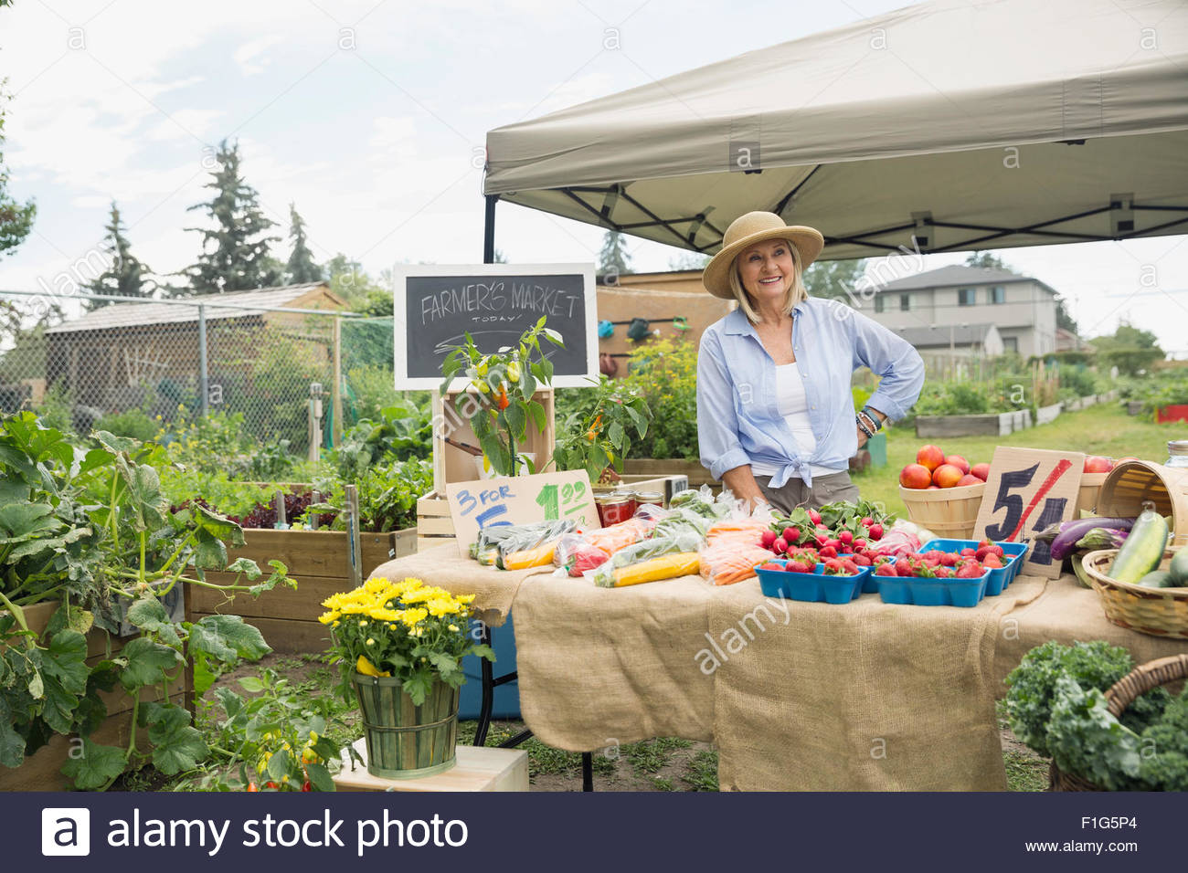 Real farmer market hi-res stock photography and images - Alamy