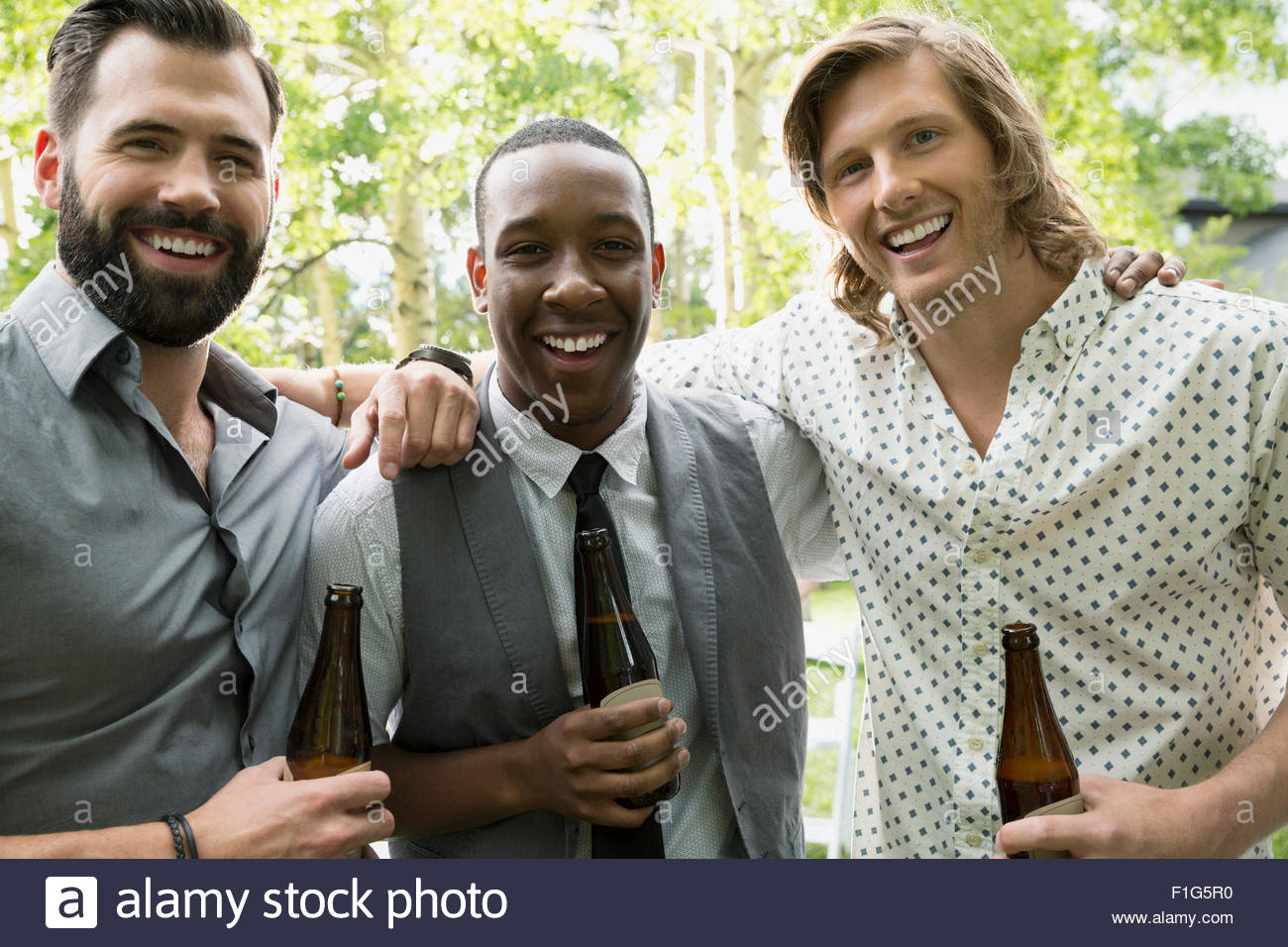 Three drinking men hi-res stock photography and images - Alamy