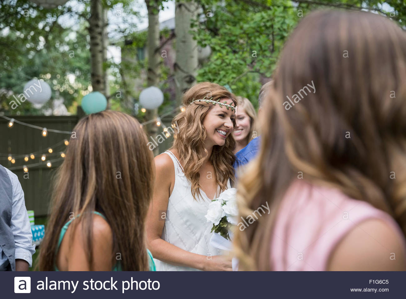 Walking head down hi-res stock photography and images - Alamy