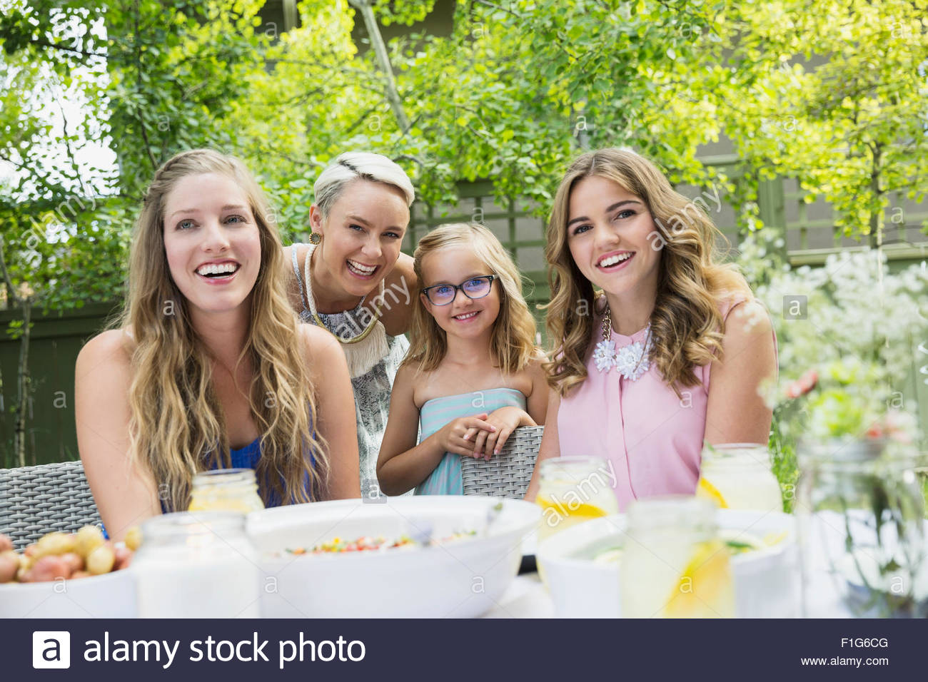 Women garden hi-res stock photography and images - Alamy