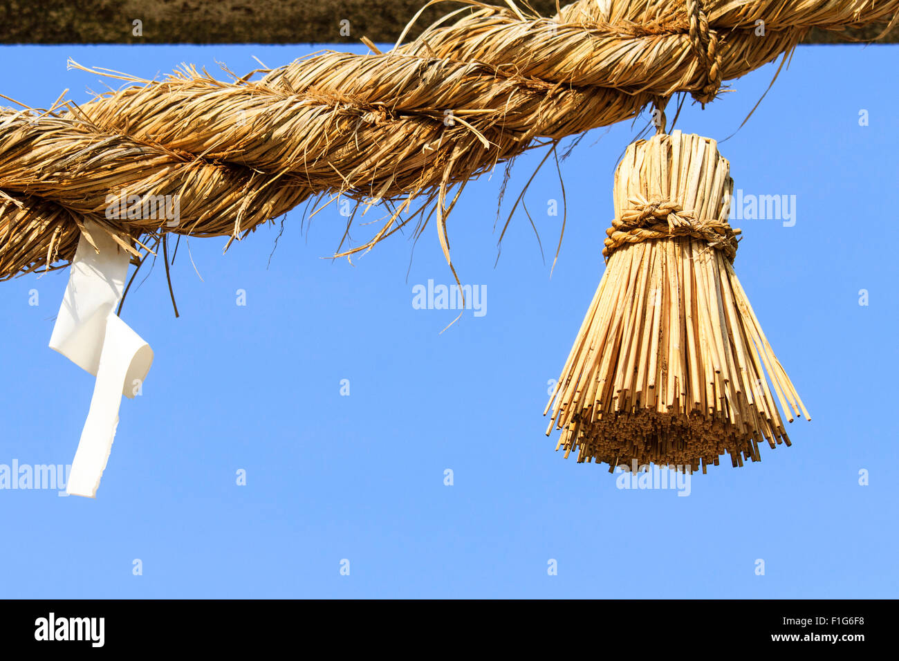 Shinto rope hi-res stock photography and images - Alamy