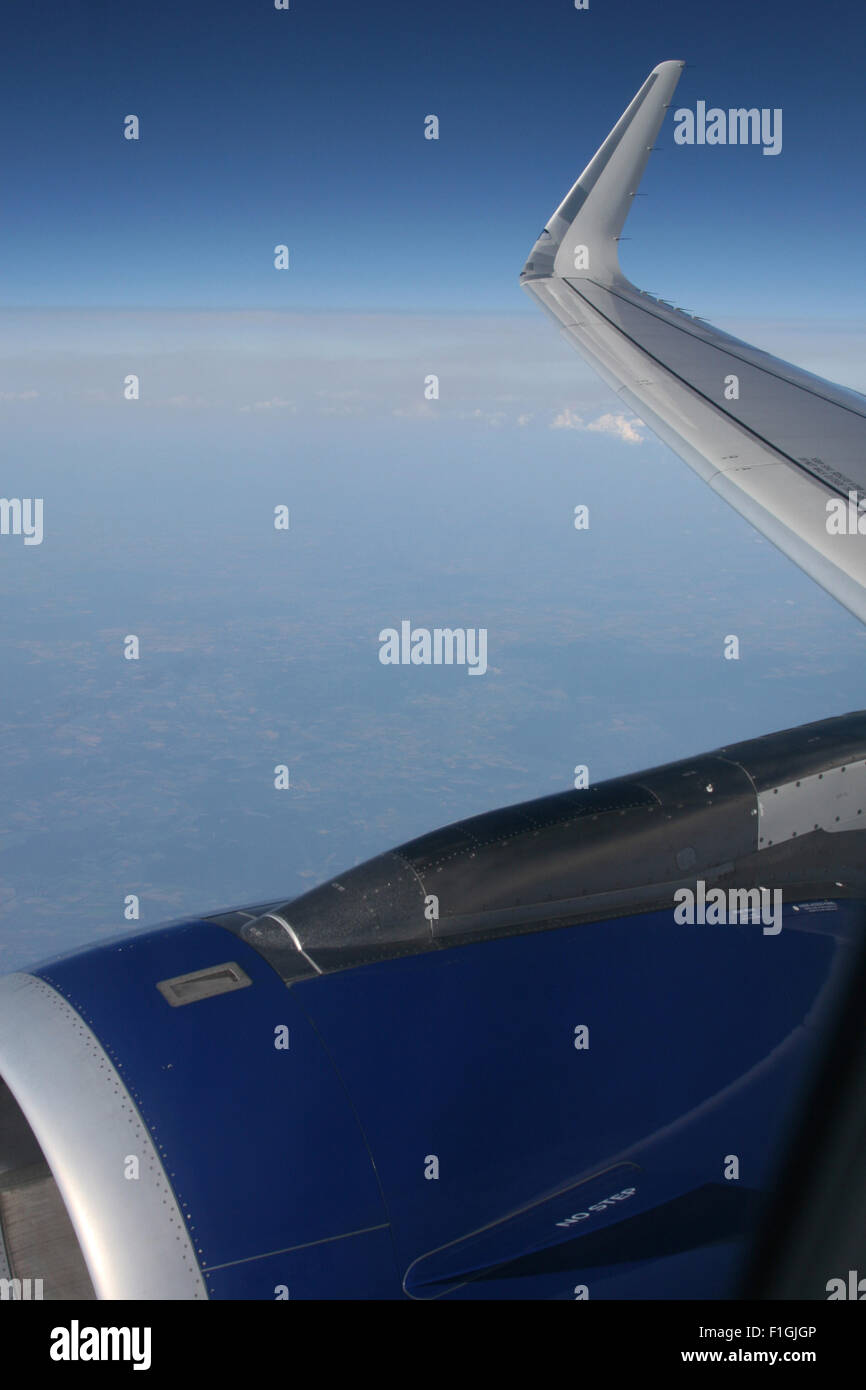 BRITISH AIRWAYS IN FLIGHT WINGLET A320 AIRBUS WING Stock Photo - Alamy