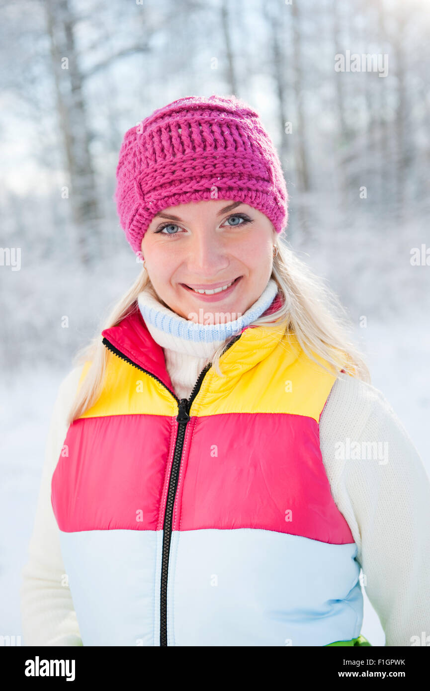 Frozen beautiful woman in winter clothing outdoors Stock Photo - Alamy