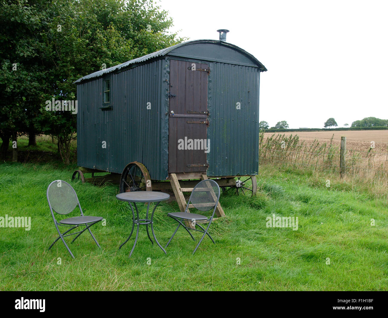 Old shepherds hut hi-res stock photography and images - Alamy